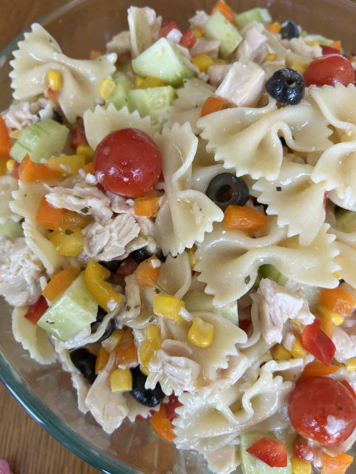 Easy Pasta Salad Recipe {Simple & Filling} - Joyful Momma's Kitchen